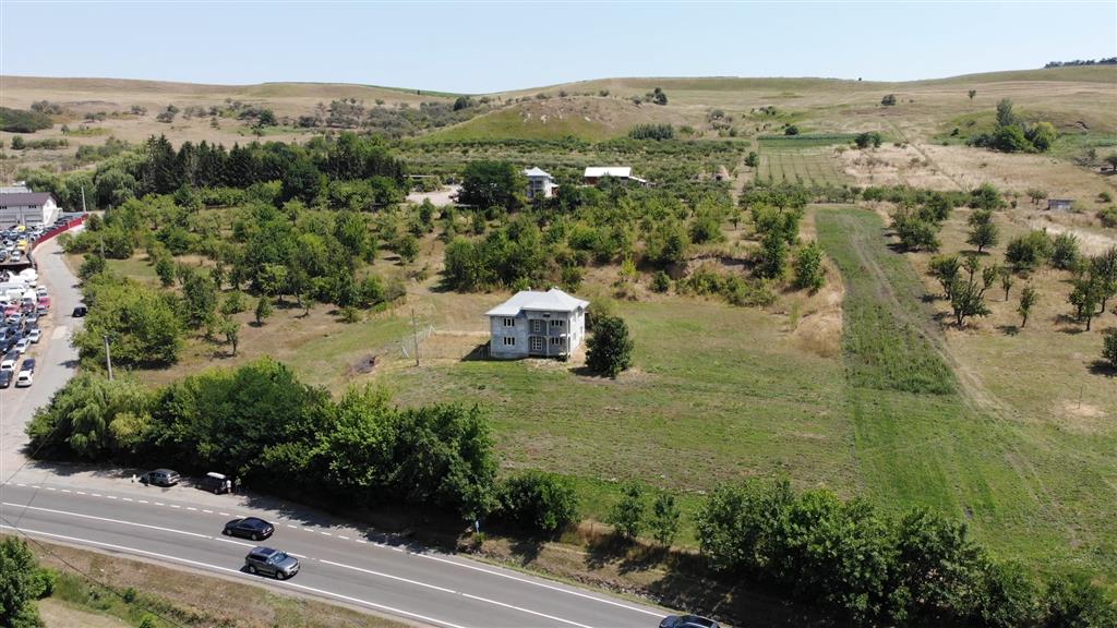 Casa cu Teren | 4.85 hectare | Deschidere la E85